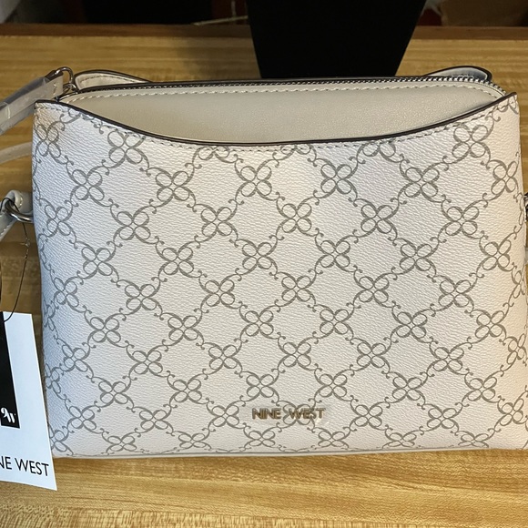 Nine West | Bags | Nine West Crossbody Bag | Poshmark
